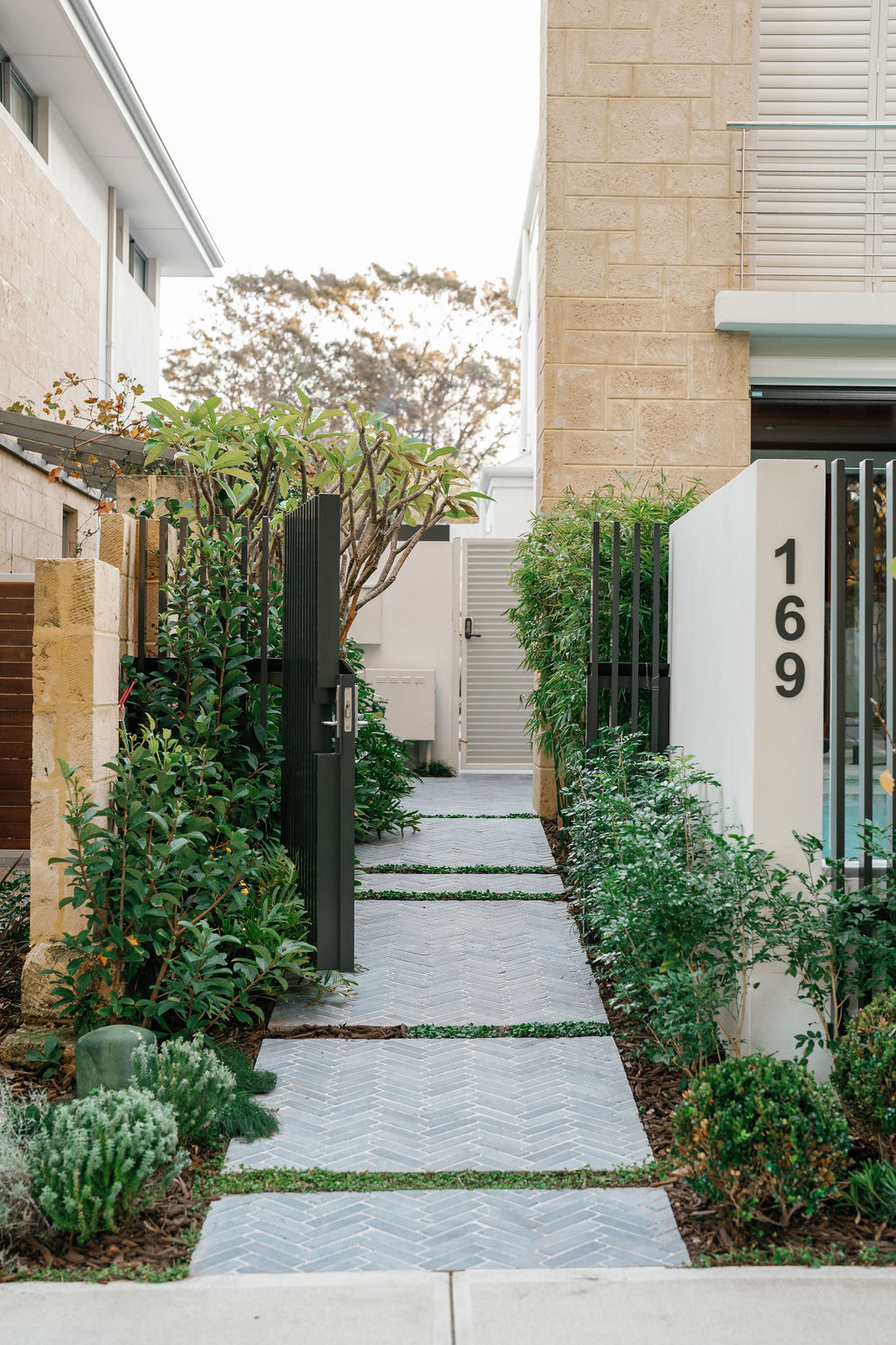 De Vries Designs: Schedule Your 15-Minute Phone Consultation